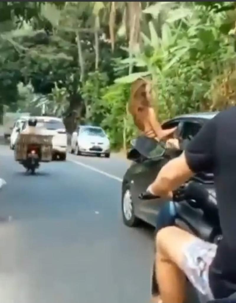 Polisi Selidiki Identitas Bule dalam Video Ugal-ugalan | Bali Tribune